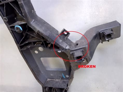 2021 Hyundai Santa Fe Oem Radiator Core Support 64101 S2500 Used Ebay