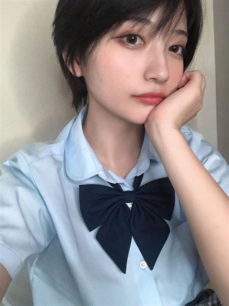 帅嘤嘤 Komoshuai On X Short Hair Styles Girl Short Hair Japanese