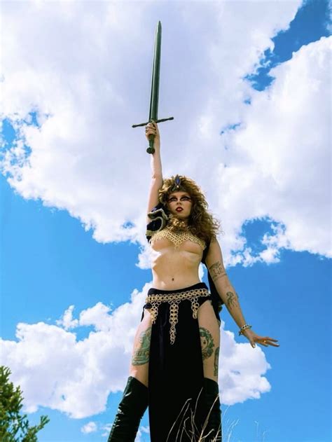 Castle Rat Riley Pinkerton Armed Girl Castle Rat девушка с оружием Riley