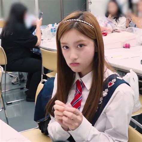 볼주머니에 먹이 넣어둔 햄스터같음 🧀 Cheeseo