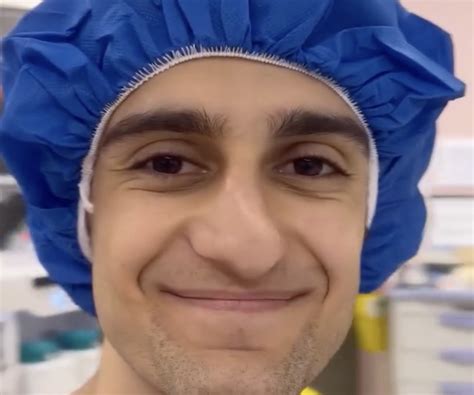 Deze Man Had Een Grote Scheve Neus Maar Je Gelooft Niet Zijn Transformatie Na Plastische