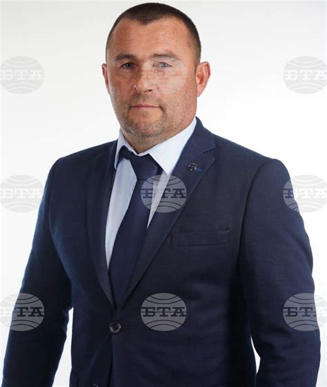 Пълна листа от 13 човека регистрира „Възраждане“ за предстоящите извънредни местни избори в