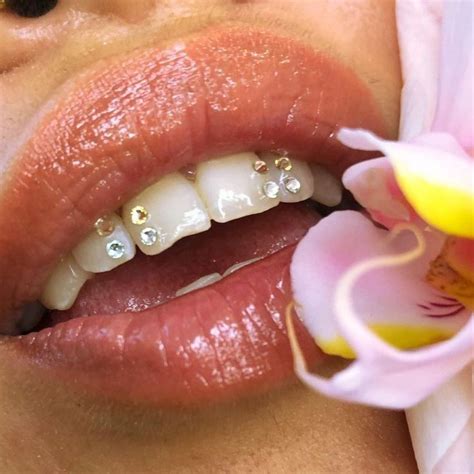 ★彡 𝙎𝙀𝙍𝙓𝙉𝘿𝙄𝙋𝙄𝙏𝙔 彡★ 𝗈𝗇 𝗉𝗂𝗇𝗍𝖾𝗋𝖾𝗌𝗍 Tooth Gem Teeth Jewelry Diamond Teeth
