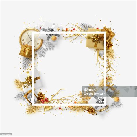 황금 장식 크리스마스 밝은 배경 Xmas 인사말 카드 새해 복 많이 받으세요 테두리 금 선물 바블 볼 빛나는 눈송이 오래된 시계와 주석의 형태로 축제 물건 0명에 대한 스톡