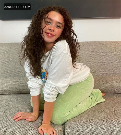 Isis Hainsworth Feet Aznudefeet