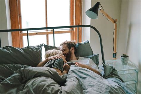 5 Tips Ngobrol Seks Dengan Pasangan Agar Makin Intim