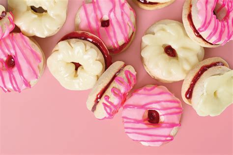 Jelly Donut Macarons Hy Vee