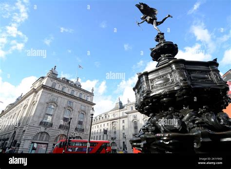 The Sumptuous Buildings In English Architecture Located In Piccadilly
