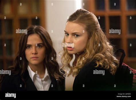 ZOEY DEUTCH, LUCY FRY, VAMPIRE ACADEMY, 2014 Stock Photo - Alamy