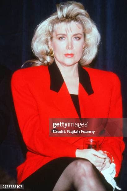 129 Gennifer Flowers Photos And High Res Pictures Getty Images