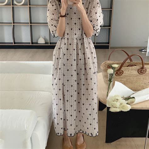 오버핏 7부 미디 도트 반팔원피스 블랙 하트 패턴 라운드넥 썸머 물결 여름 롱치마 A라인 플레어 여행 바캉스 데이트룩 러블리 일자 원피스