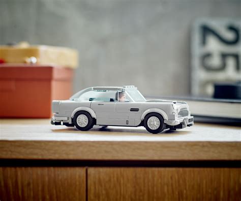 Игрален комплект конструктор ЛЕГО Speed Champion 76911 - 007 Aston ...