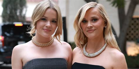 Reese Witherspoon Twins With Daughter Ava In Chic Strapless Gowns