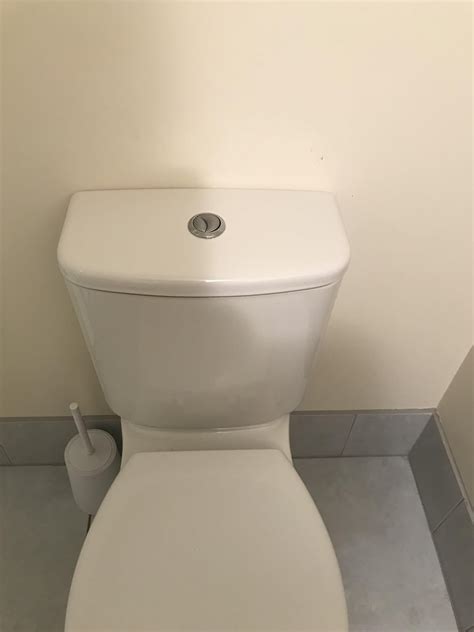 How To Remove This Lid It Wont Budge And I Dont Want To Force It The Toilet Is