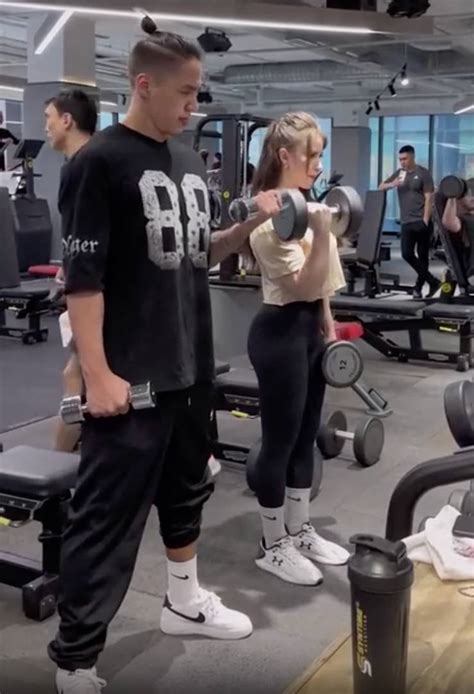 Girl Curls Weights 4x Heavier Than Bigger Guy By Bigelowmax On Deviantart