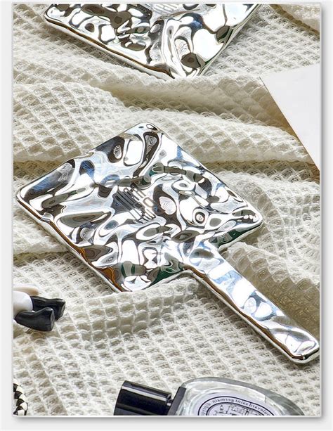 Badu Bg Дамско модерно ръчно огледало Badu Bg