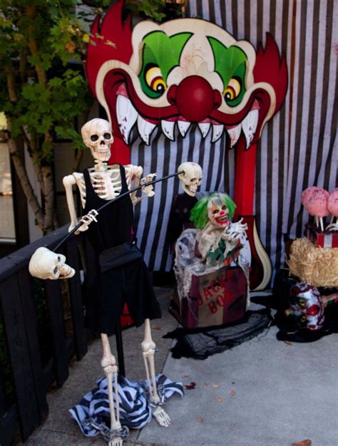 Haunted Carnival Props