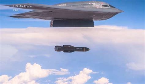 အမေရိကန်က အီရန်နူကလီးယားစက်ရုံများကို လေယာဉ်ဖြင့် ဗုံးကျဲချလိုက်ခြင်းဖြင့် အစ္စရေး အီရန်စစ်ပွဲတ