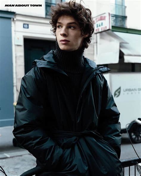 Paul Kircher Chi è Il Giovane Attore Sulla Bocca Di Tuttə