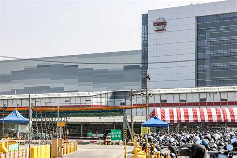 Tsmc Says Started Mass Production Of Most Advanced 2nm Chips Tech
