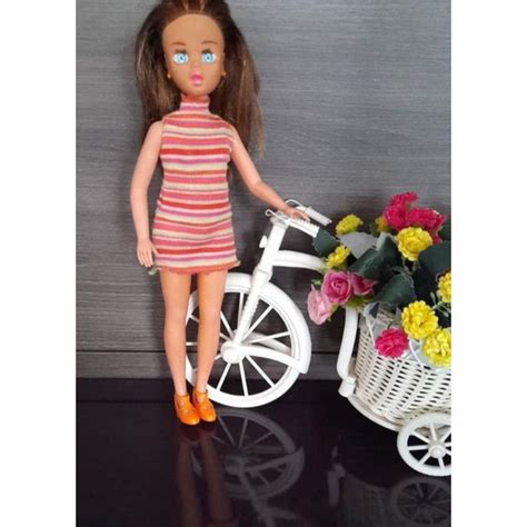 Boneca Susi Antiga Vestido Listrado Da Marca Estrela Conforme Fotos