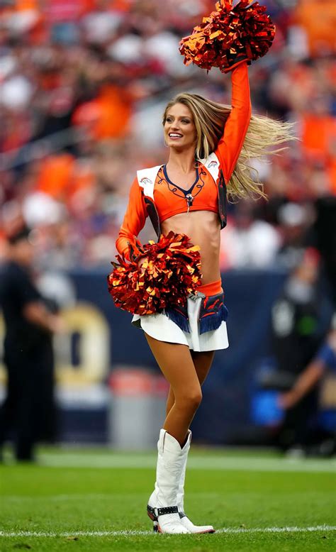 Former Denver Broncos Cheerleader Si Swimsuit Model Berkleigh Wright