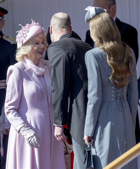 Dans Une Robe Corset Très Symbolique Kate Middleton Rayonne Sous Le