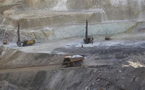 Zinc Se Hunde Por Mayores Existencias Débil Demanda China Y Fortaleza