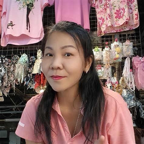 ลุงลีลาเต้นไม่ธรรมดาเลย ฮาฮา งานนี้สนุกมาก บ โสก อ ดงหลวง รำวงย้อนยุค ม่วนๆ บันเทิง ความสุข