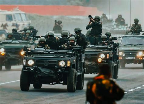 Indian Army Infantry Troopers Armed With Sig 716 Battle Rifles Mag 2a1 Machine Guns And Carl