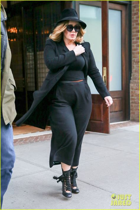 Adele Steps Out In Nyc After Getting Huge Billboard Honor Photo