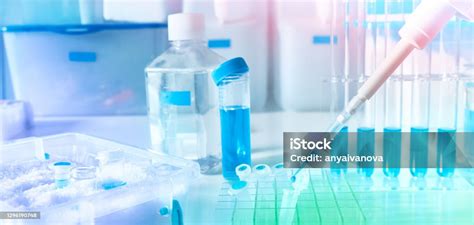 실험실에서 의료 테스트 생화학 분자 생물학 유전학 및 임상 화학에 사용되는 폴리머라제 연쇄 반응 Pcr 제약 및 학술 연구의