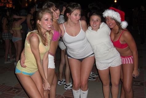 Thousands Strip Down At The Ucla Undie Run Continued Laist