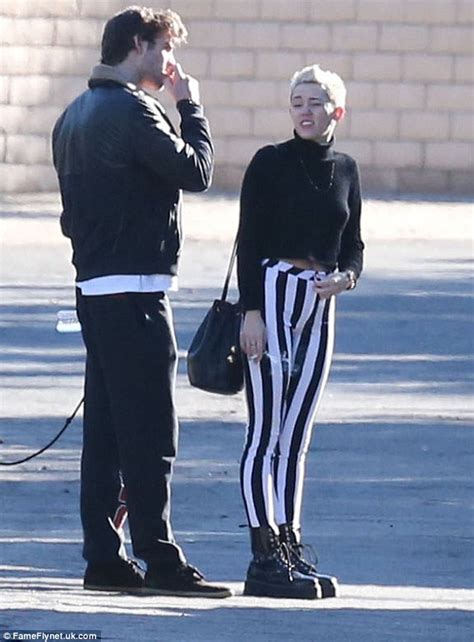 Mydiscountcigarettes Miley Cyrus Seen Smoking On New Year Eve