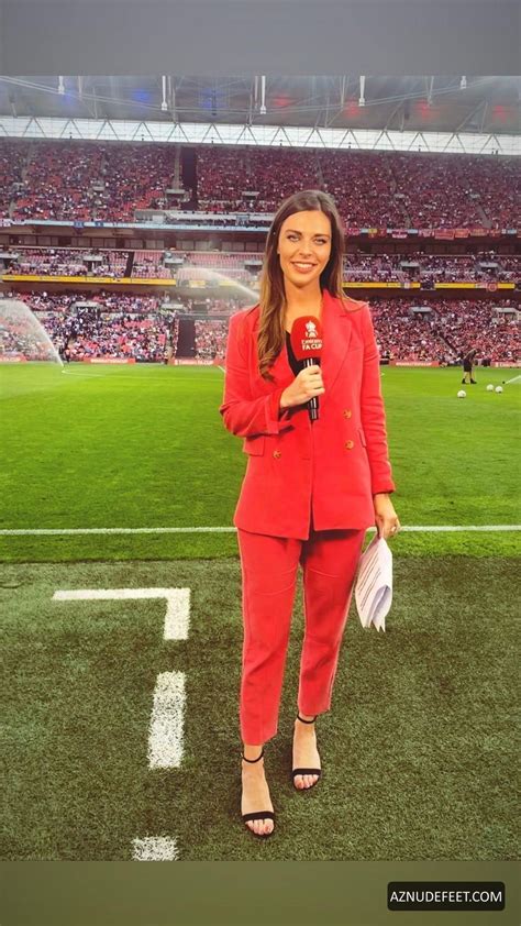 Emma Saunders Feet Aznudefeet