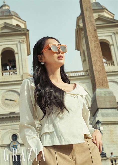 Ли Да Хи - современная богиня в фотосессии журнала Grazia - YesAsia.ru