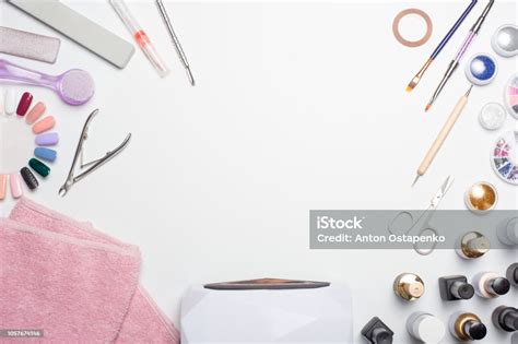 매니큐어도구 만들기 손톱 아름다움의 개념의 치료에 대 한 모든 젤 윤이 돌 비문 살롱에 대 한 배너 0명에 대한 스톡 사진 및 기타 이미지 Istock
