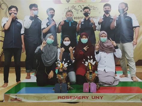 Menari Burung Enggang Robot Uny Juara Seni Tari Tagar