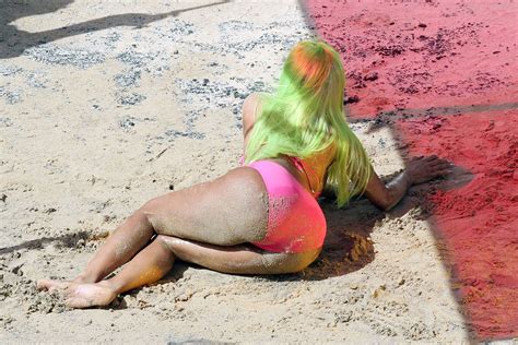 Nicki Minaj In Bikini On Set Of Music Video In Hawaii Hawtcelebs