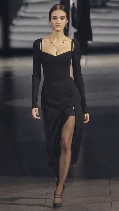 Runway Model Runway Fashion Runway Models Couture Fashion