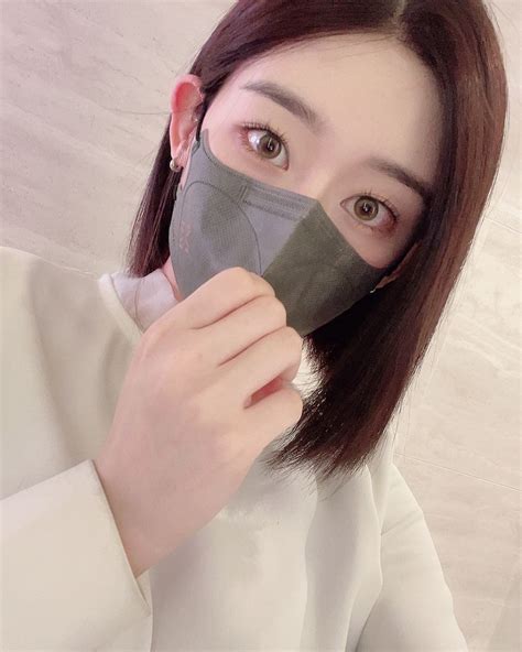 유튜브에서 섹시한 연기하는 인플루언서 라희 촬스의 이슈와 유머