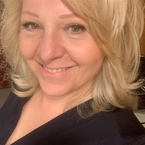 Medium Miriam On Reels