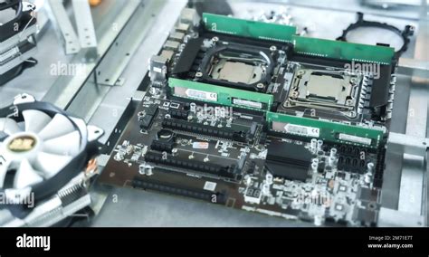 Man Engineercollectorindependent Self Computer Assembly Mounting Socket Processorrandom