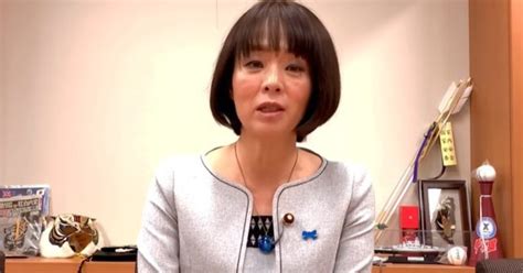 한복입은 아줌마 조롱하더니…스캔들 터진 日의원의 최후