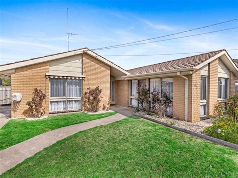 60 Marie Crescent Wendouree Vic 3355 Property Details