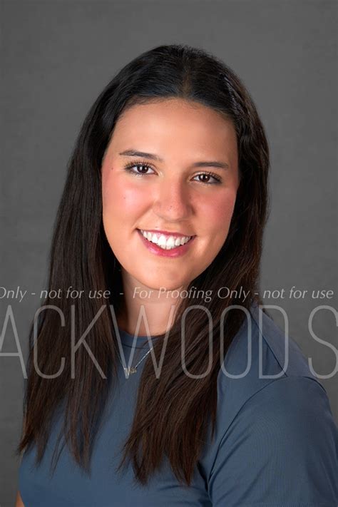 Aliah Hammoud Proofing Seniors Headshots Class Of 2025