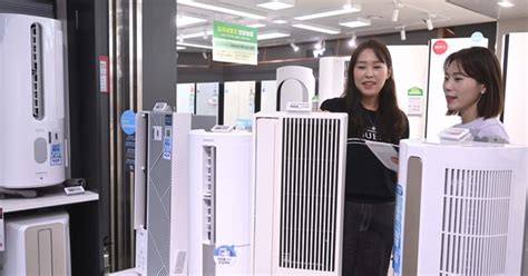 중소 가전업체들 다양한 기능의 창문형 에어컨 신제품 선보여