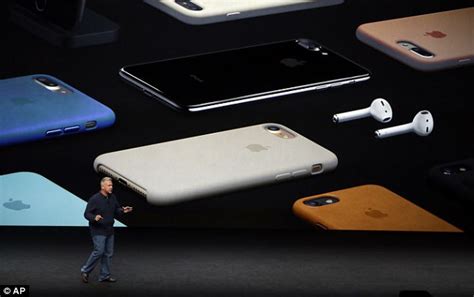 Apple Admits It Does Deliberately Slow Down Older IPhones Daily Mail Online