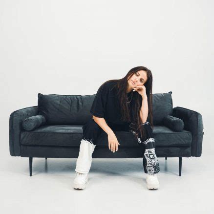 Natalie Jane Drops Anticipated New Single Mentally Cheating Natalie Jane Drops Anticipated New Single Mentally Cheating