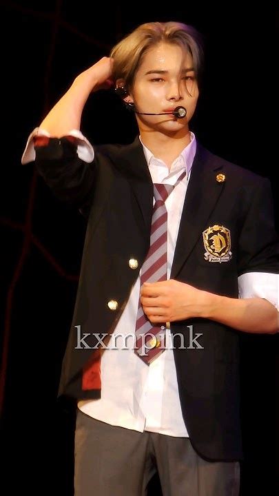 엔하이픈 니키 230928 롯데월드에 훈남 뱀파이어 떴다 Enhypen Youtube